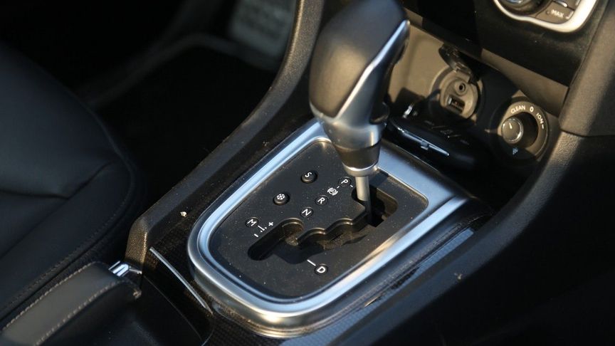 手自一体汽车怎么开?这3种情况要用手动档,老司机教你开车省油