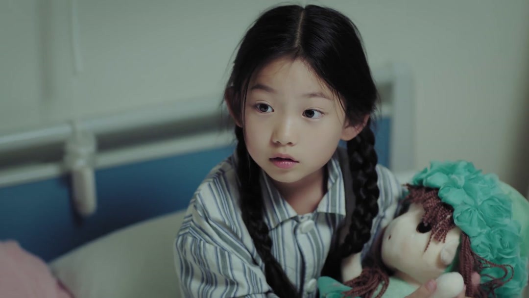 《不说再见》眼镜手下称自己是警察 要带走郑一笑