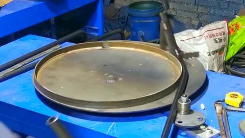 弯管机弯管太给力了,这个机器用起来可真方便,农村里的机器就是方便