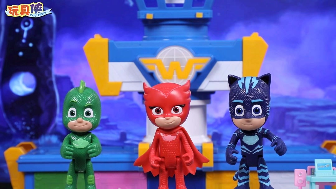 睡衣小英雄猫小子打游戏还不高兴,委屈巴巴小朋友知道为什么吗?