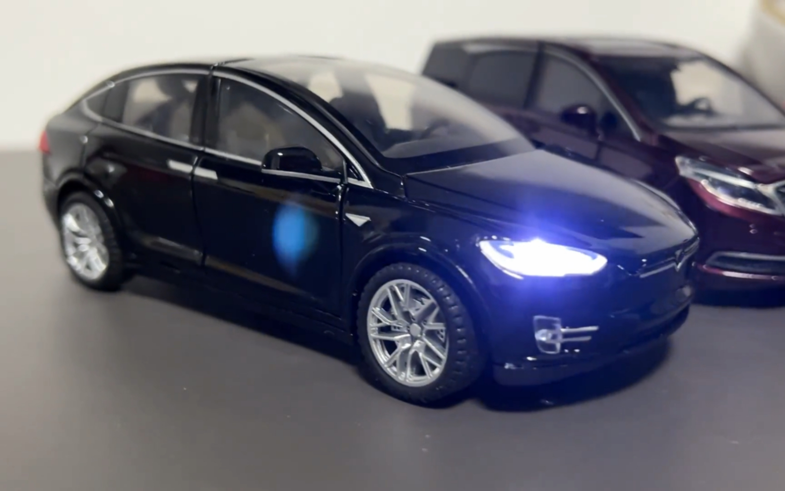 32比例车模 特斯拉Model x