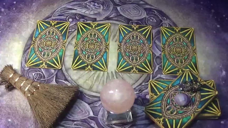 塔罗占卜:怎么让另一半离不开你?越来越爱你呢?