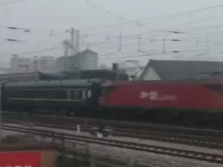 客车K507运转场一道通过-陇海线火车视频