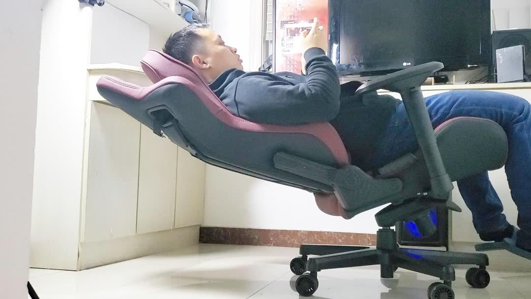 我的桌面升级计划篇一,先从一把可以提高效率的电脑椅开始