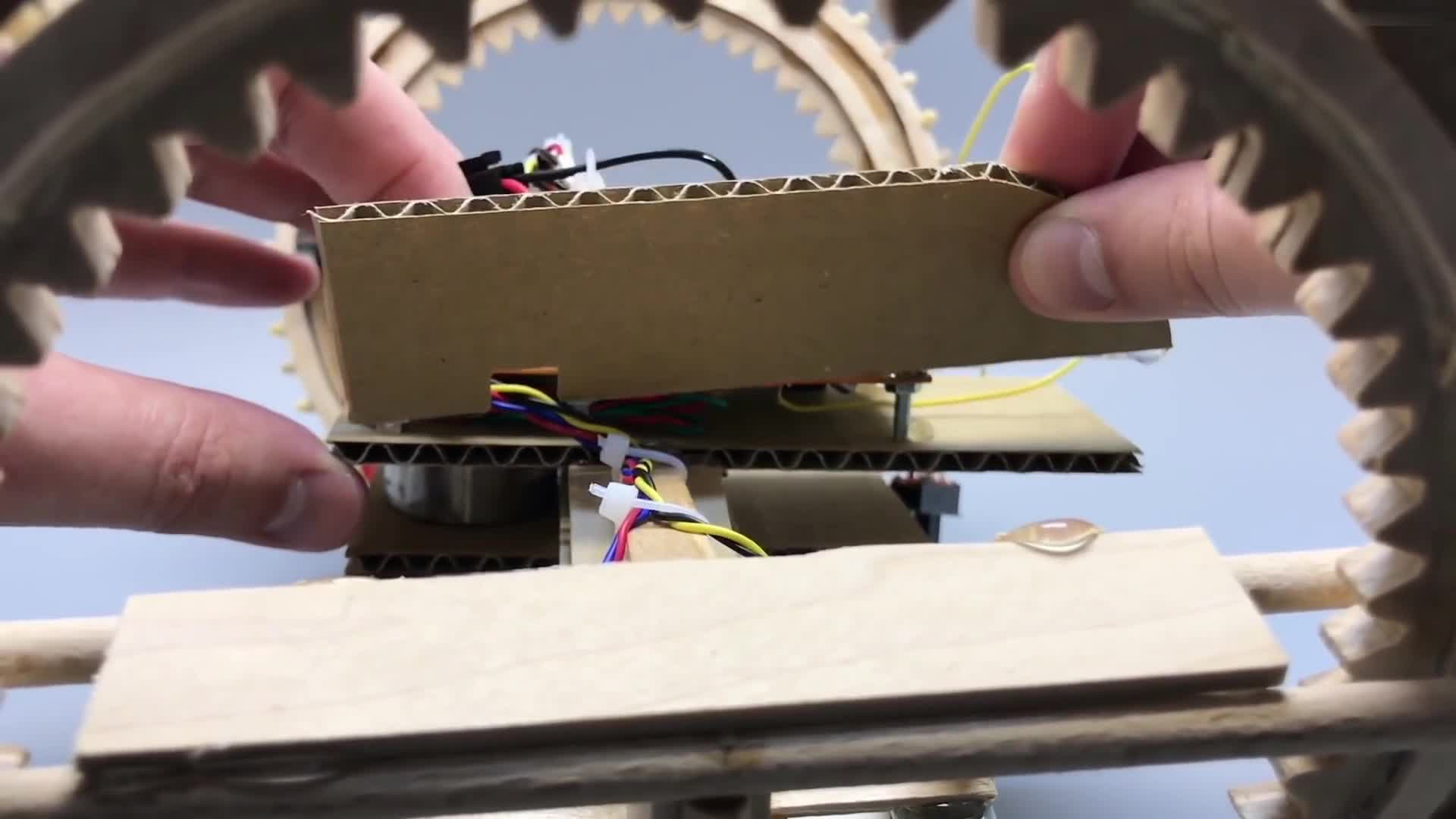 制作靠齿轮运转的奇葩平衡车,这才叫黑科技