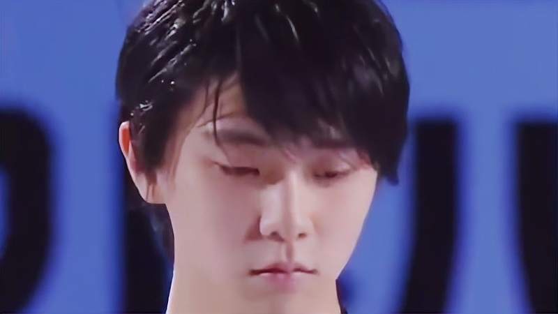 “冰雪天团”羽生结弦 央视解说:花式夸羽生结弦