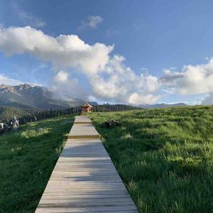 新疆寻山见己旅游潘哥 