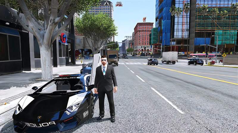 警察任务模拟器:学校附近发现了可以人员 今天便装前去查看一下