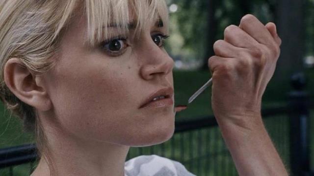 诡异的病毒在空气中传播,瞬间就蔓延地球,人只要被感染就会自杀