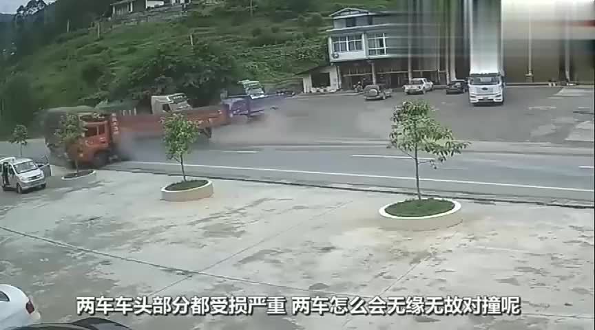 惨烈车祸瞬间,大货车死亡对撞,司机当场死亡