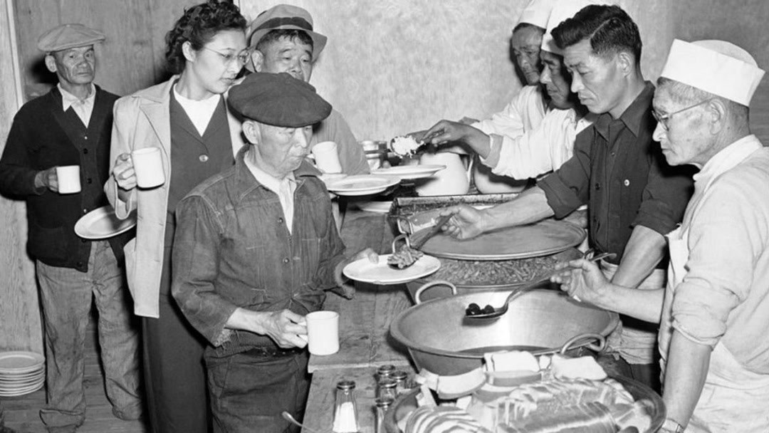 二战期间,生活在美国的日本移民待遇如何?摄影师真实记录