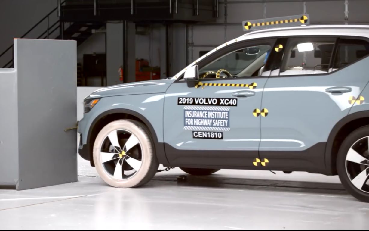 小型SUV里的安全典范,沃尔沃XC40小范围碰撞测试