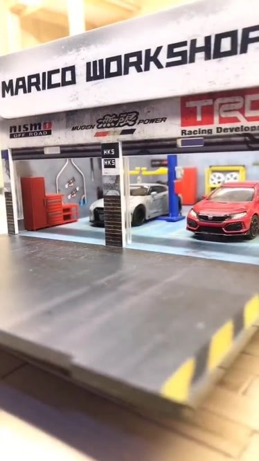 1/64汽车模型维修场场景。