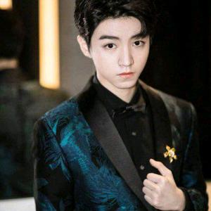 潮流达人汤姆9Q1 