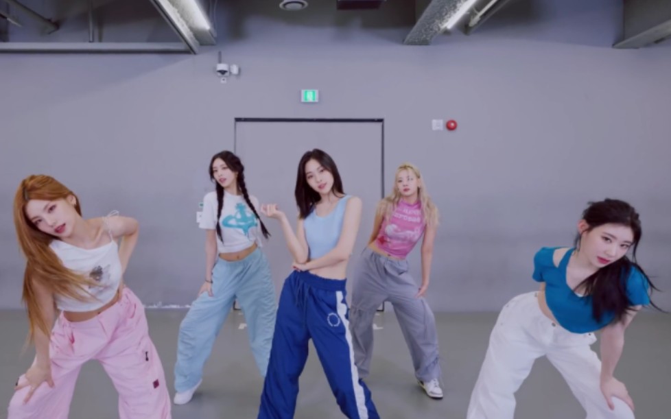 ITZY回归先行曲None of My Business练习室公开