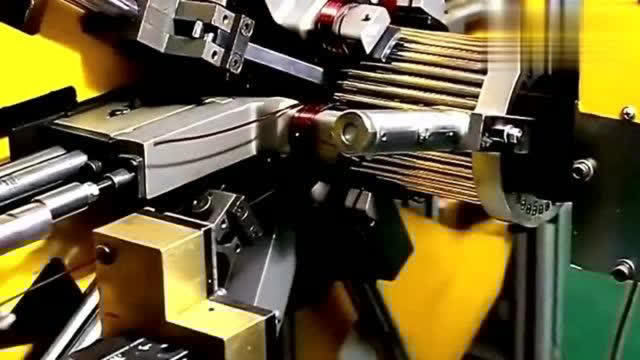 这组电机线圈绕线机太犀利了,感觉什么样的铁芯都可以绕