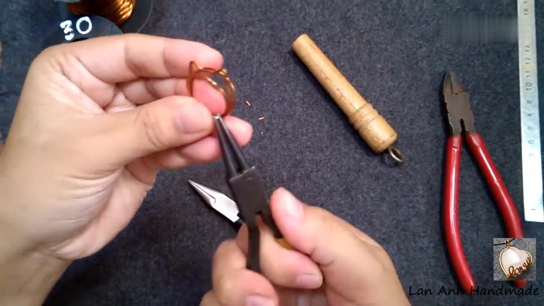 DIY创意手工教你如何金属绕线编织一个可爱的猫环戒指