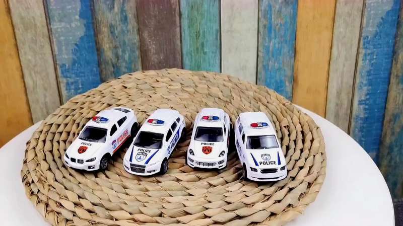 合金车模型儿童玩具警察小汽车,男孩小汽车警车公安车赛车套装