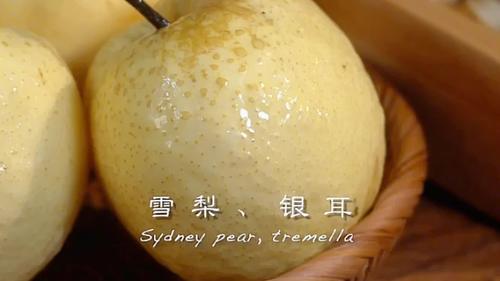 冬天家里一定要常熬这个雪梨汤,不仅止咳润肺,而且味美清甜!