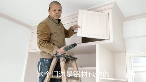 衣柜门安装过程大家见过吗?今日木工师傅教大家如何装衣柜门