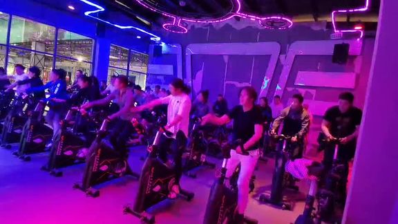 #健身打卡 #动感单车 #健身房