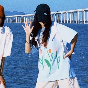 是小hei呀呀 