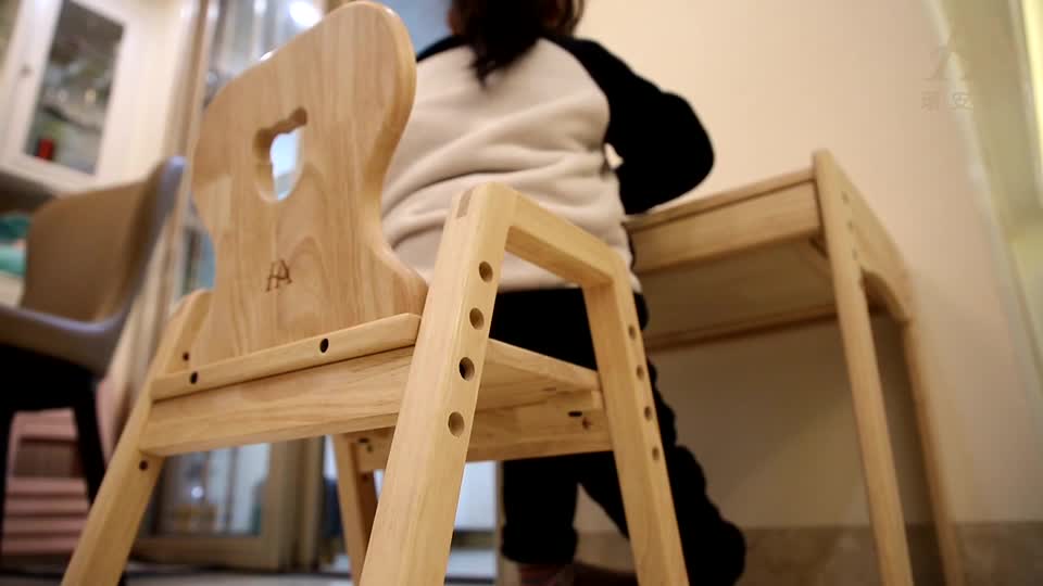 专为幼儿儿设计,让孩子爱上画画、吃饭、写作业、自主成长的家具