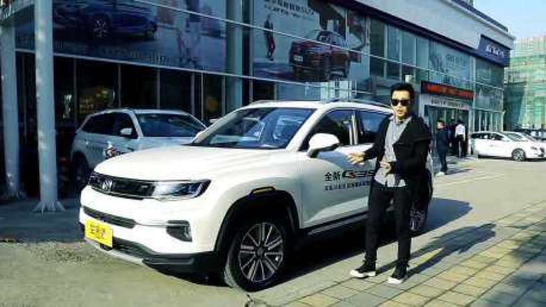 长安CS35Plus实车评测，到底PLUS在哪里？老司机开一圈说了实话