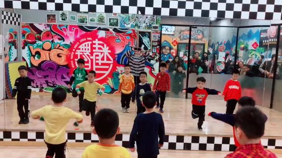 ...街舞 动作不教难,孩子接受快,尽量做到位!中班到大班孩子!#简单hiphop