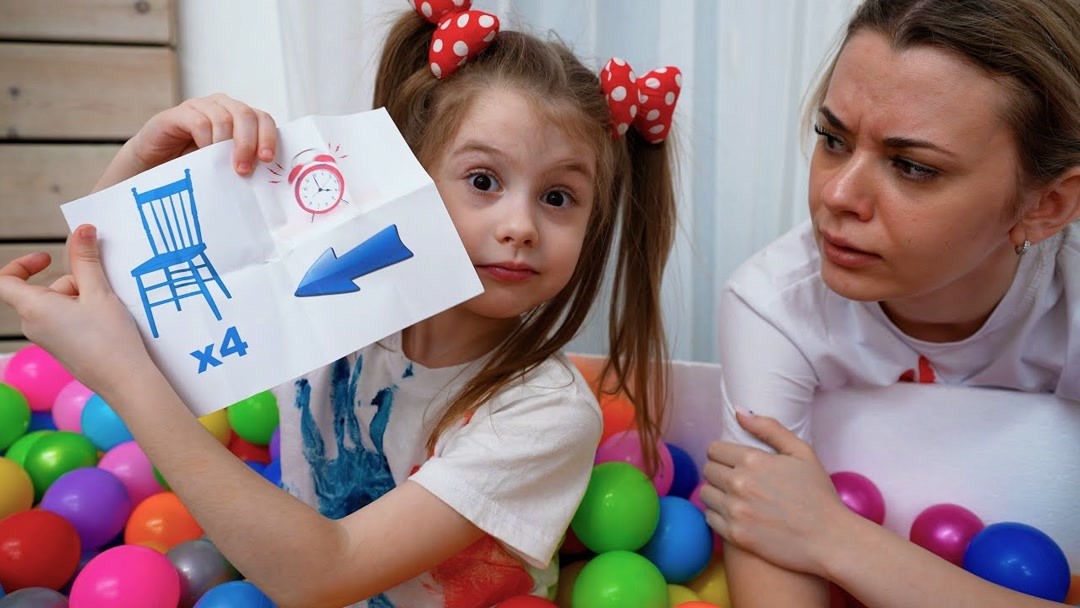 小公主伊娃 第182集 伊娃和妈妈在家里玩游戏