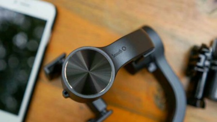 手持三轴云台稳定器