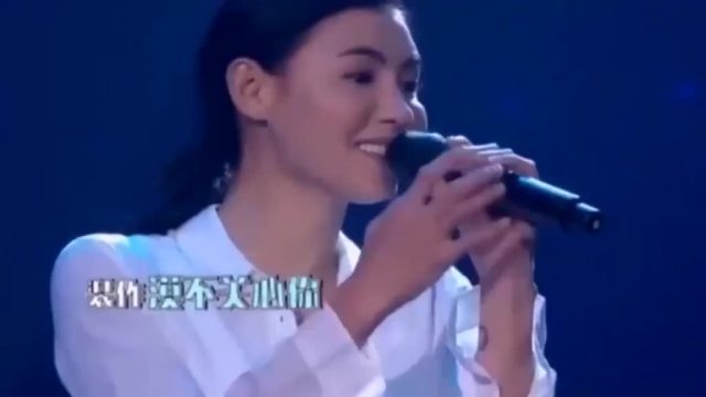 时隔多年,张柏芝登台再唱经典,唱哭了自己同时唱哭了谢娜