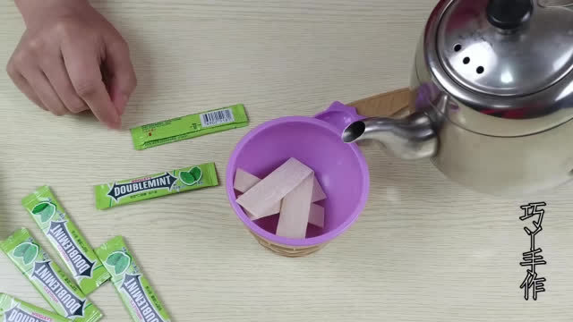 你见过用口香糖做泥吗?无胶水,简单好玩关键是超过瘾!