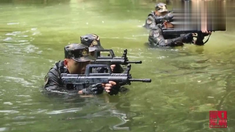 一不怕苦,二不怕死!解放军用行动践行使命!