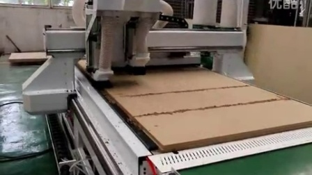 板式家具自动上下料开料机板式家具全自动生产线板式家具开料设备