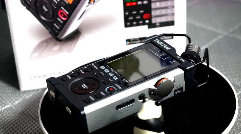TASCAM DR44wl录音笔开箱视频以及辨别真假