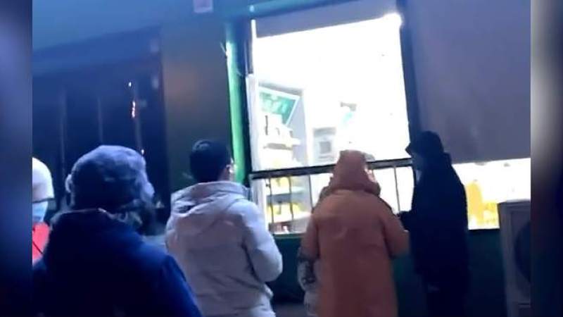 多款感冒药线上线下卖断货 专家呼吁不要盲目囤药 医疗机构药物充足