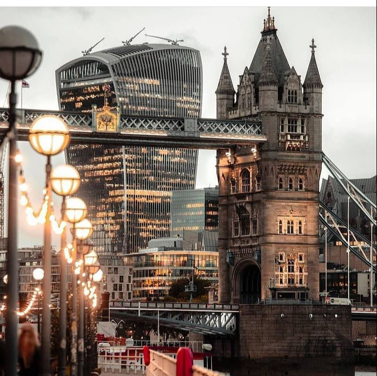 雨大不列颠的家 