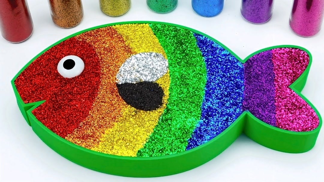 手工制作彩色的闪光小鱼玩具 学习认识颜色 英语早教益智视频