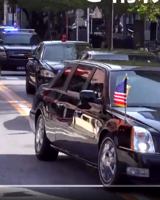 美国副总统访问日本时,安保车队因不适应日本道路,竟做出这个举动!