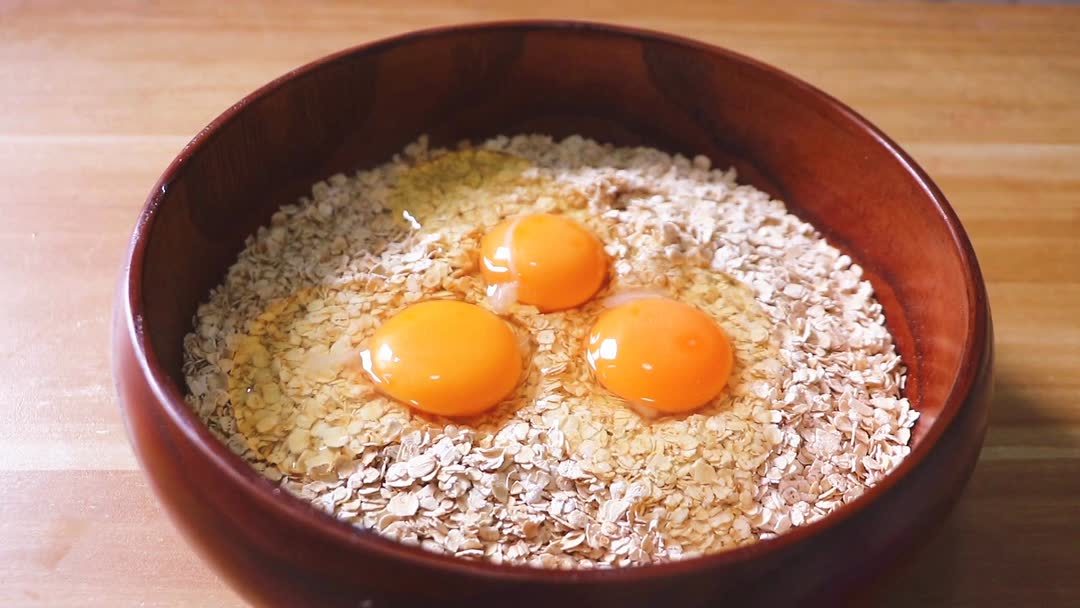 原来燕麦片还能这样吃?简单营养又解馋,买多少都不怕过期了