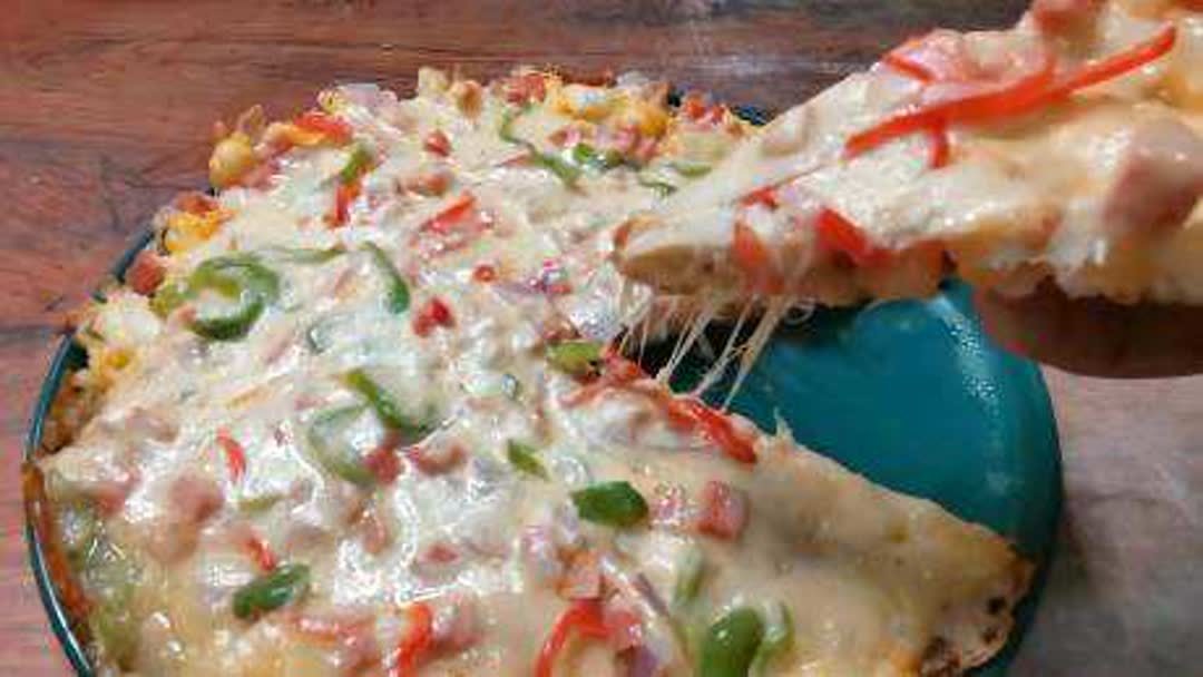 不用烤箱,一个平底锅就搞定的披萨做法,太简单了