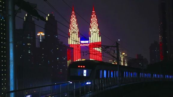 重庆最美的轻轨站,评论区不要再来说轻轨单轨的事情了,这里是浪漫!#...
