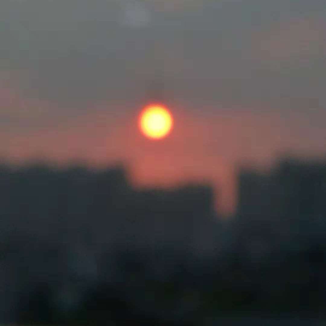 日月之当空 