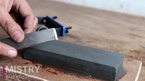 木工用金工的水平打造木工用的定角磨刀器