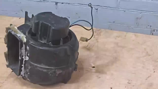 10块回收的旧风机,装上PC管做成这个,又能用上几年了