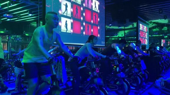 #花式动感单车 #嗨翻全场 #人气爆棚 #动感单车