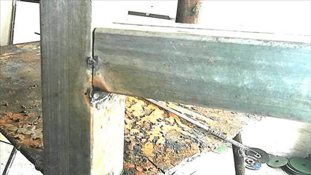 镀锌方管立焊,焊接过程很简单,加入学习吧