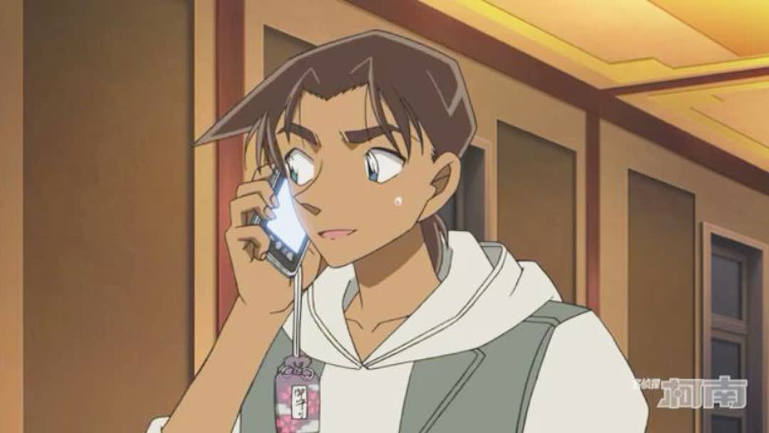 棺材上的血是AB型,与老爷血型不符,AB型的女仆早已死亡