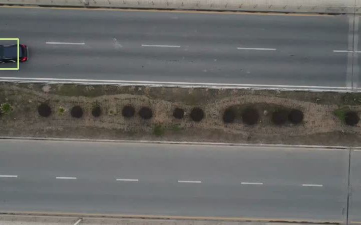 python opencv 稀疏光流 背景差分跟踪第四版